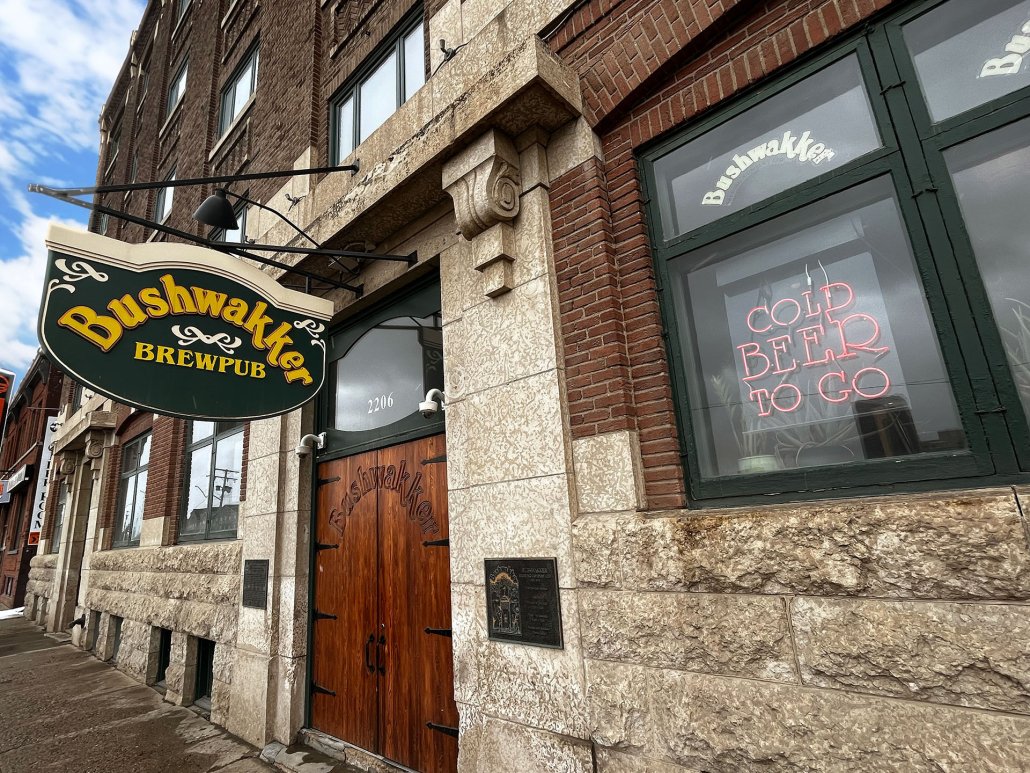 About « Bushwakker Brewpub Regina